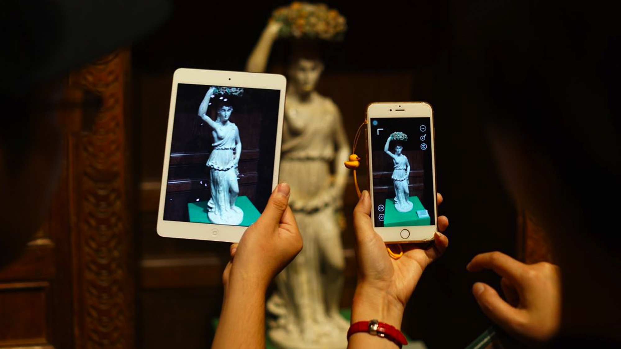 Artivive: Wiener Startup reichert Kunstwerke mit Augmented Reality an