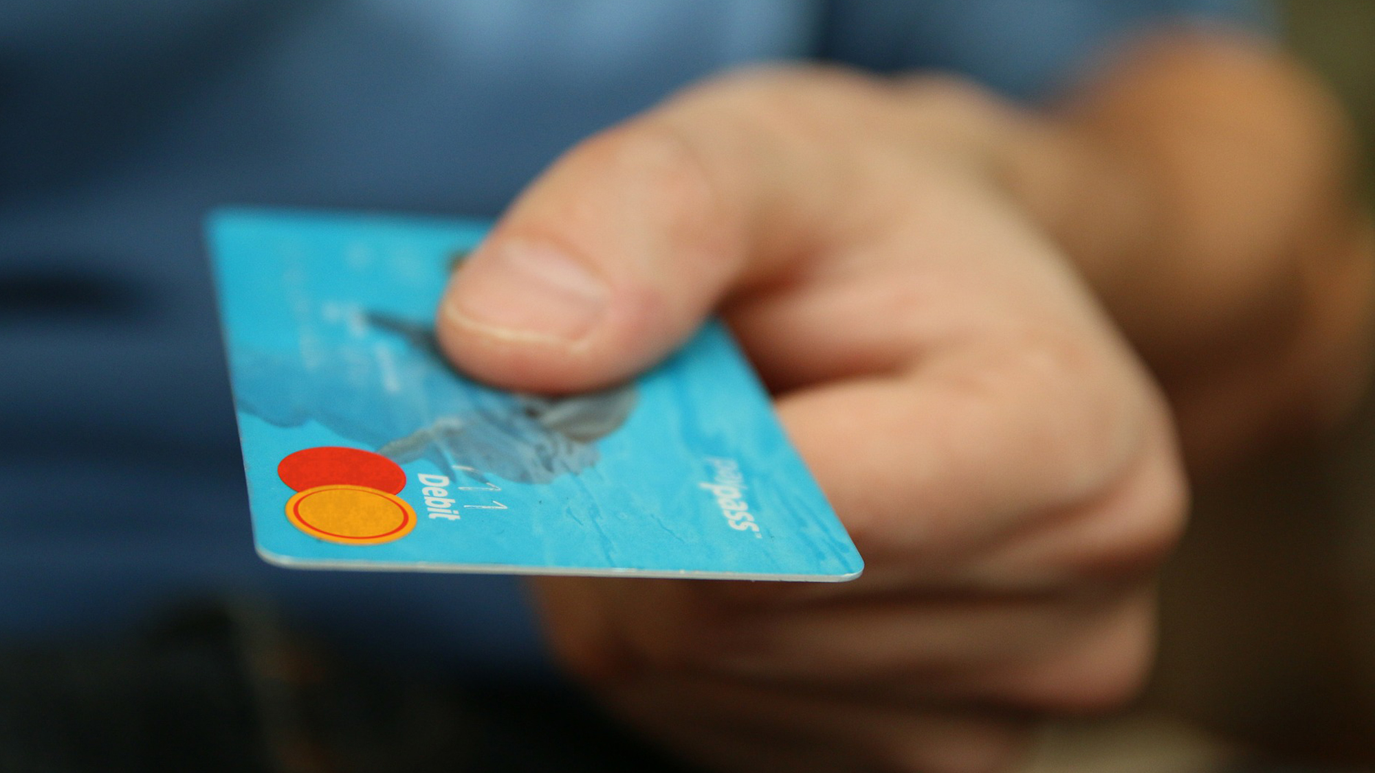 Die Erste Bank ersetzt ab 2019 die Bankomatkarte