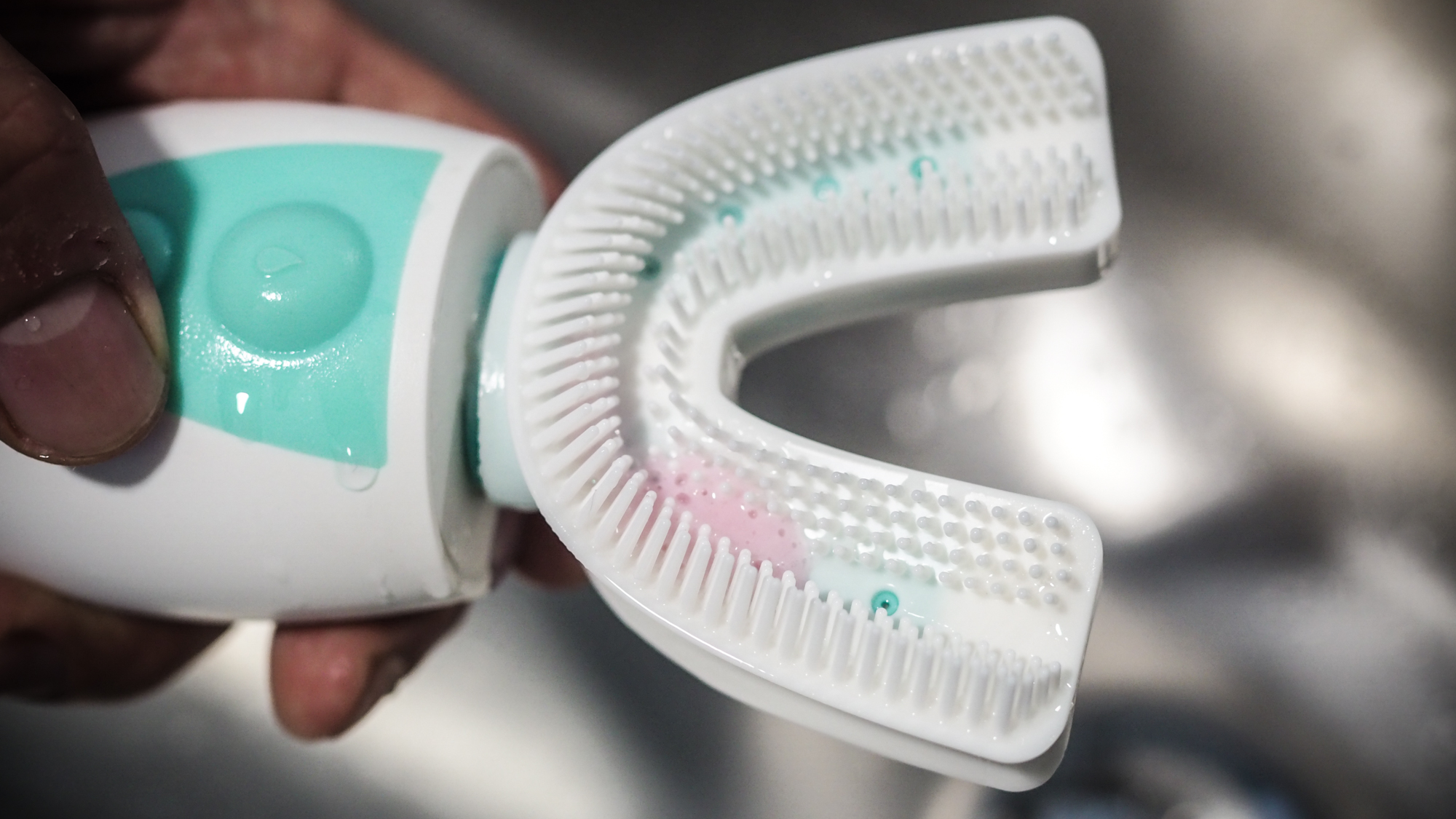 Amabrush: Macher der kontroversen "Zehn-Sekunden-Zahnbürste" ist pleite