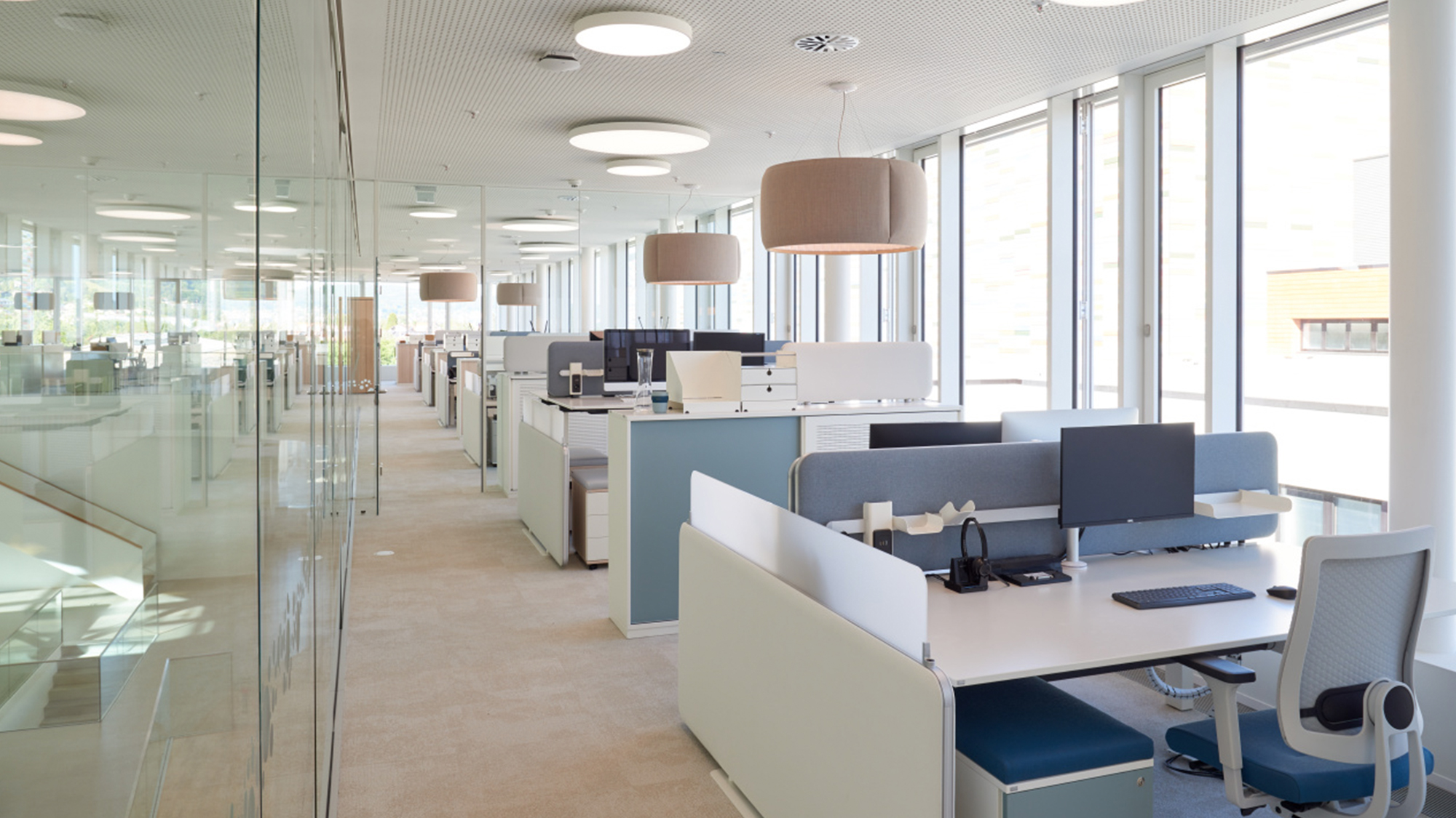 Smart Office: Warum Sessel und Tische im Büro künftig mit Sensoren ...