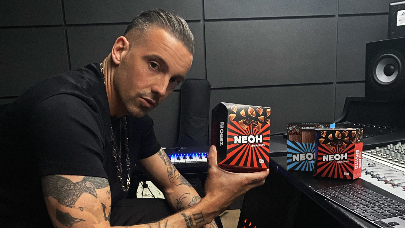 Rapper RAF Camora investiert in Schokoriegel-Scale-up Neoh