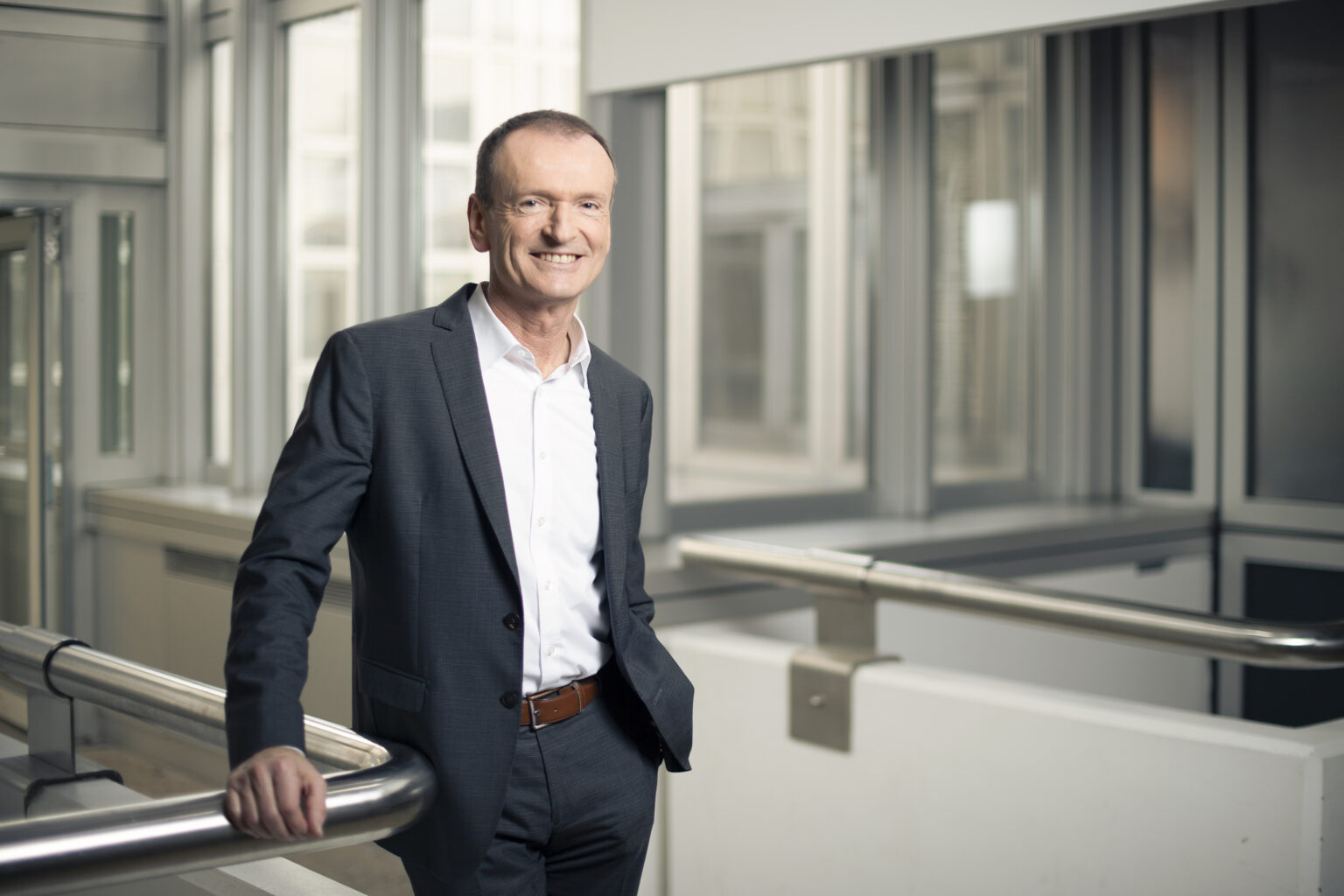 Leaders21 holt frische 6-stellige Summe von der Raiffeisen-Landesbank ...